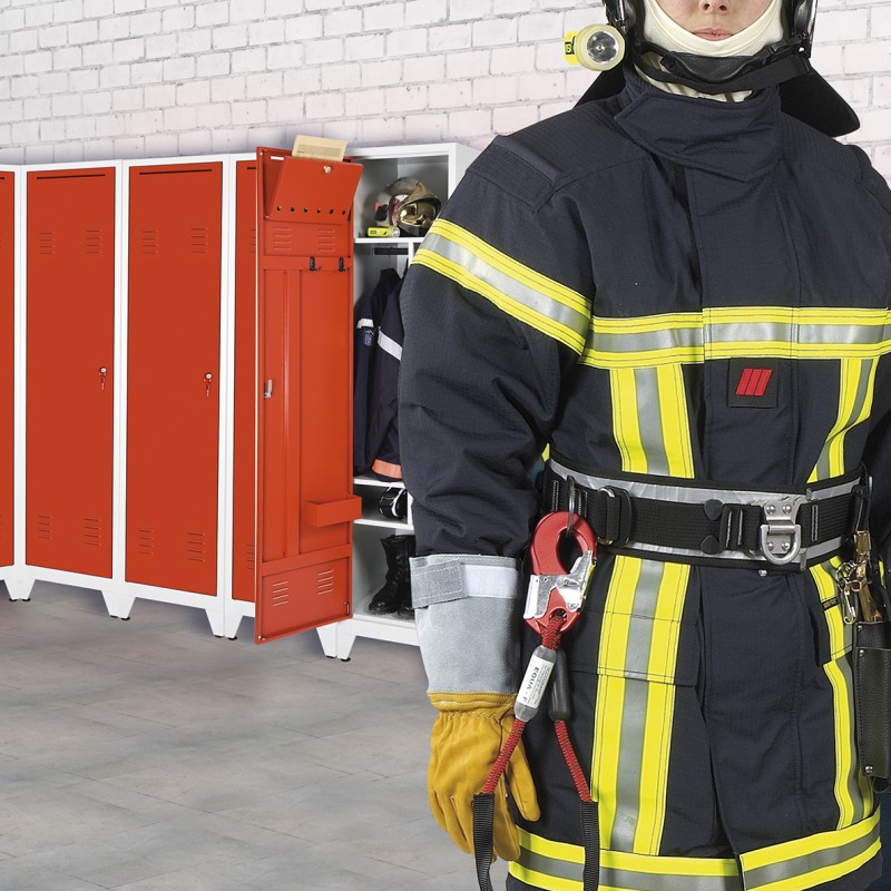 Metal locker room for firefighters | Akaze